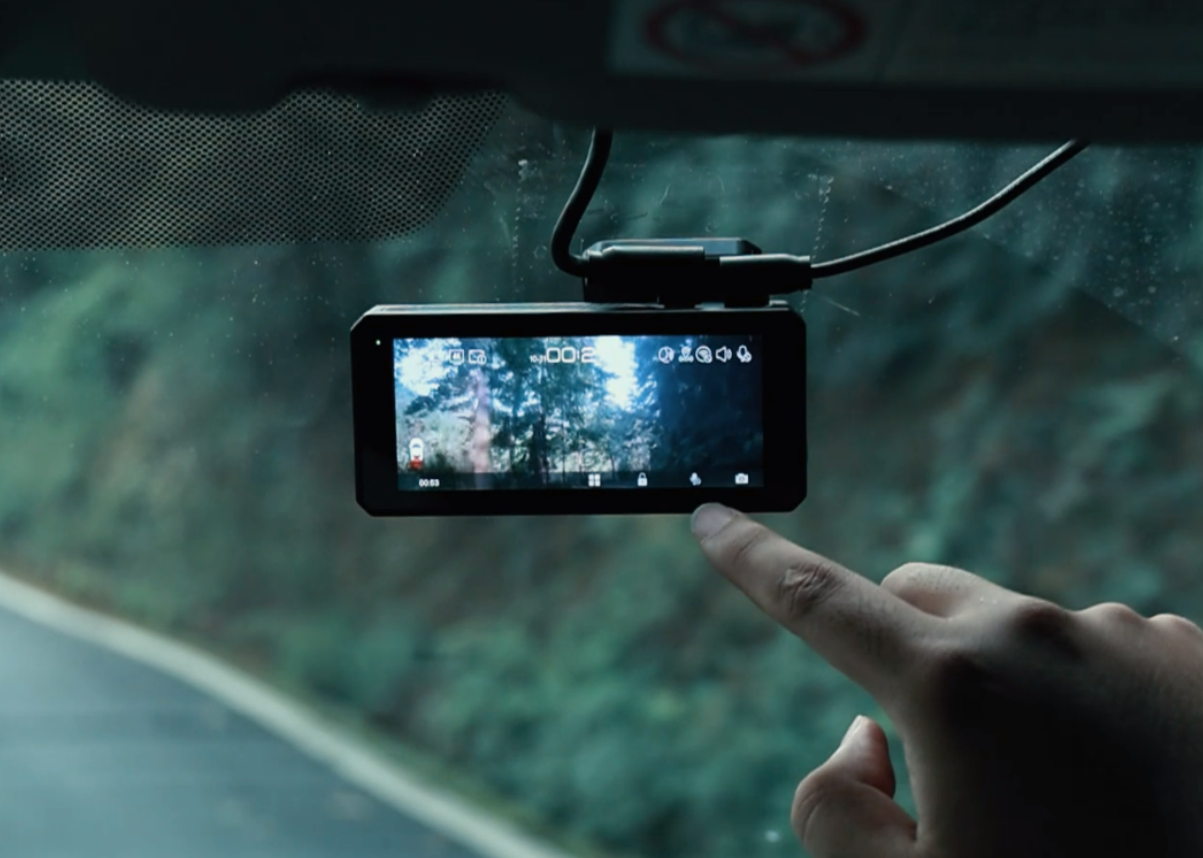 Does a Dash Cam Record audio?